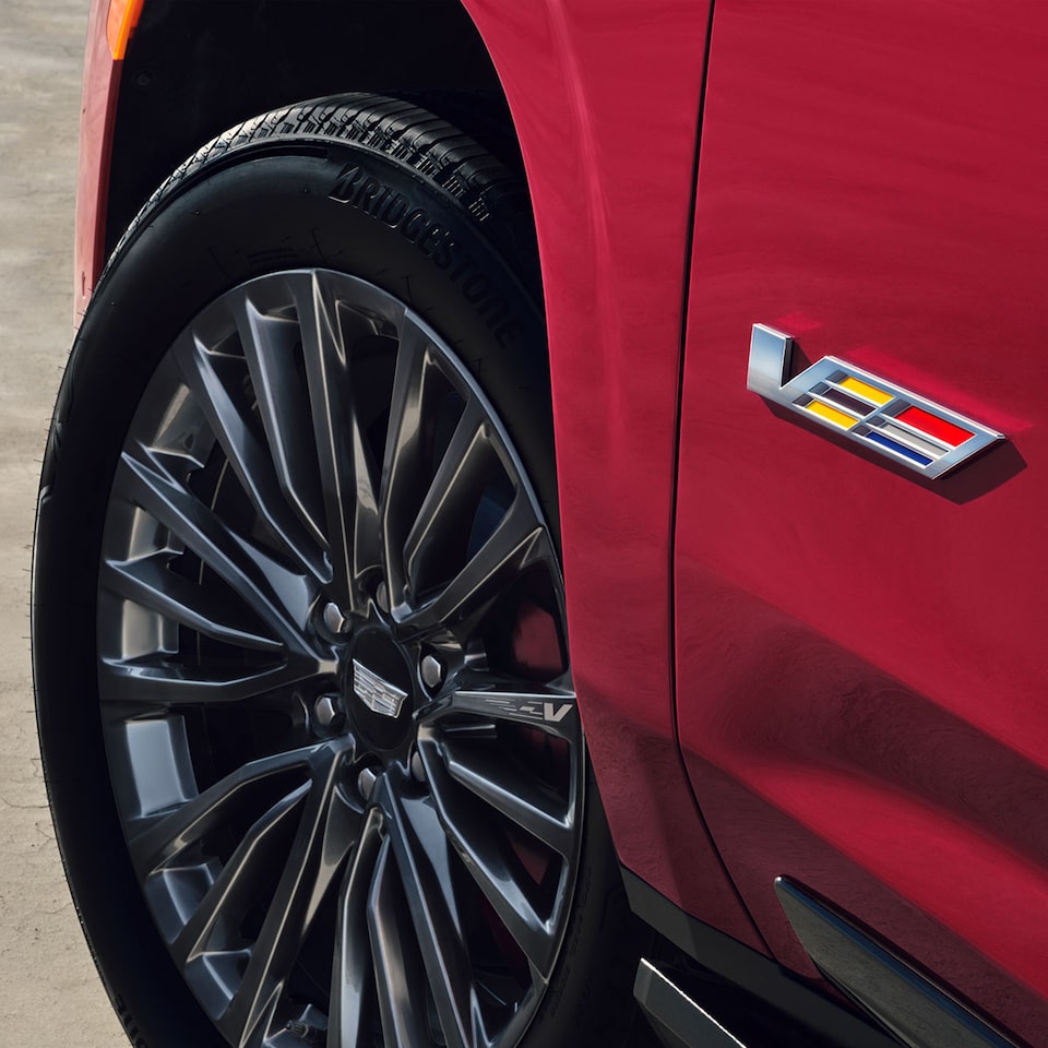 2024 Escalade V-Series | Performance SUV | Cadillac Canada